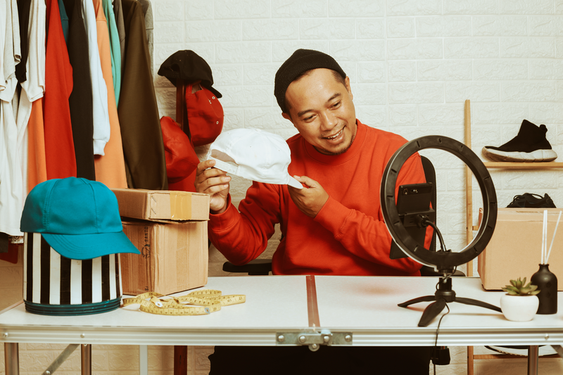 How to Leverage Social Media for Retail Stores: 8 Strategies